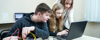 Computer Science Course Offerings in High School Spur More Students to ...
